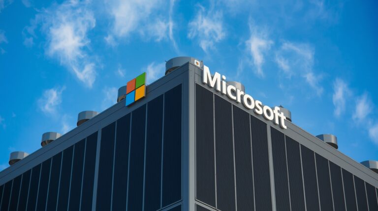 Microsoft launches its "AI factory": the most powerful supercomputer ...